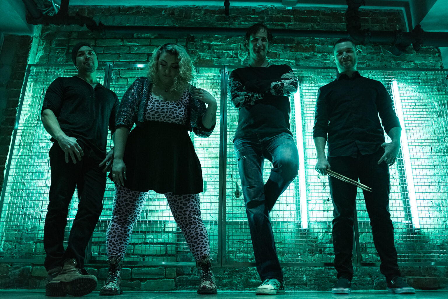 GEN-X acoustic (8-10pm)+ full band (10pm-late) – Gladstone House